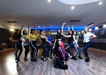 Die 3 besten Tanzschulen in Stuttgart, Deutschland - Expertenempfehlungen