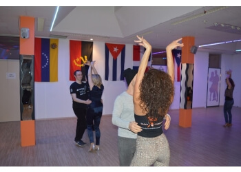 Die 3 besten Tanzschulen in Stuttgart, Deutschland - Expertenempfehlungen