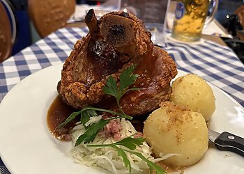 3 Best German Restaurants in Hamburg - Expert Recommendations